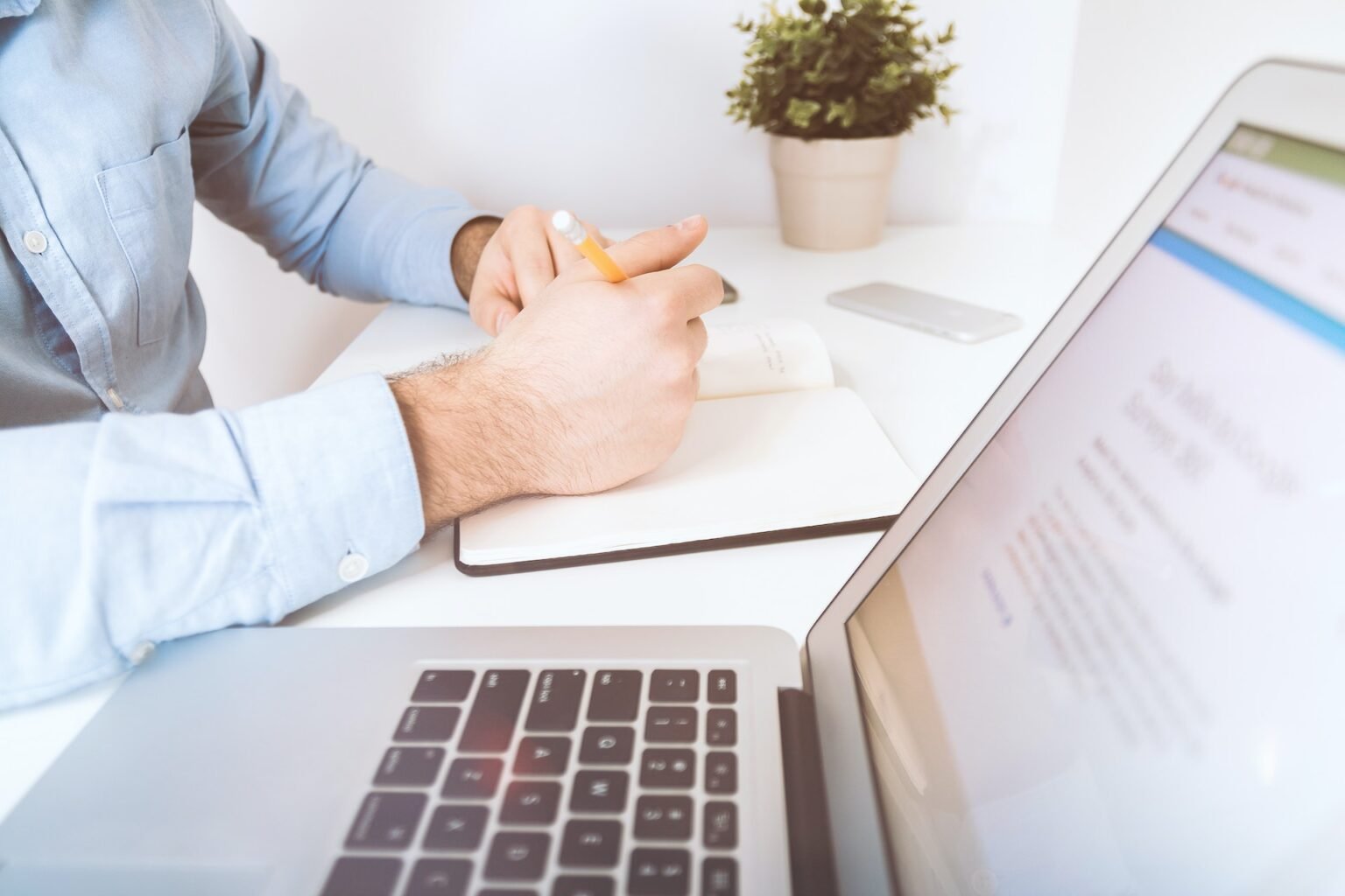 How to Obtain a Tax card in Qatar?